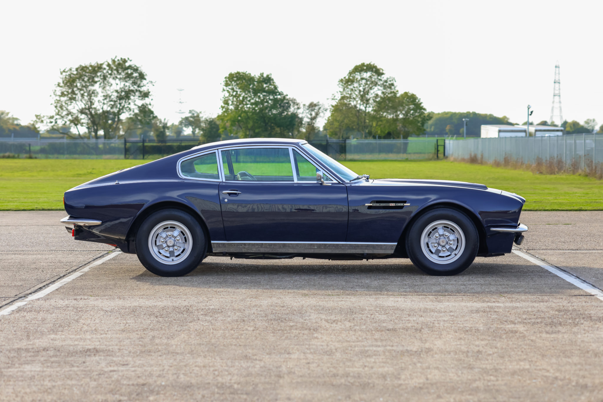 1972 Aston Martin DBS V8 Auto - Stratton Motor Company