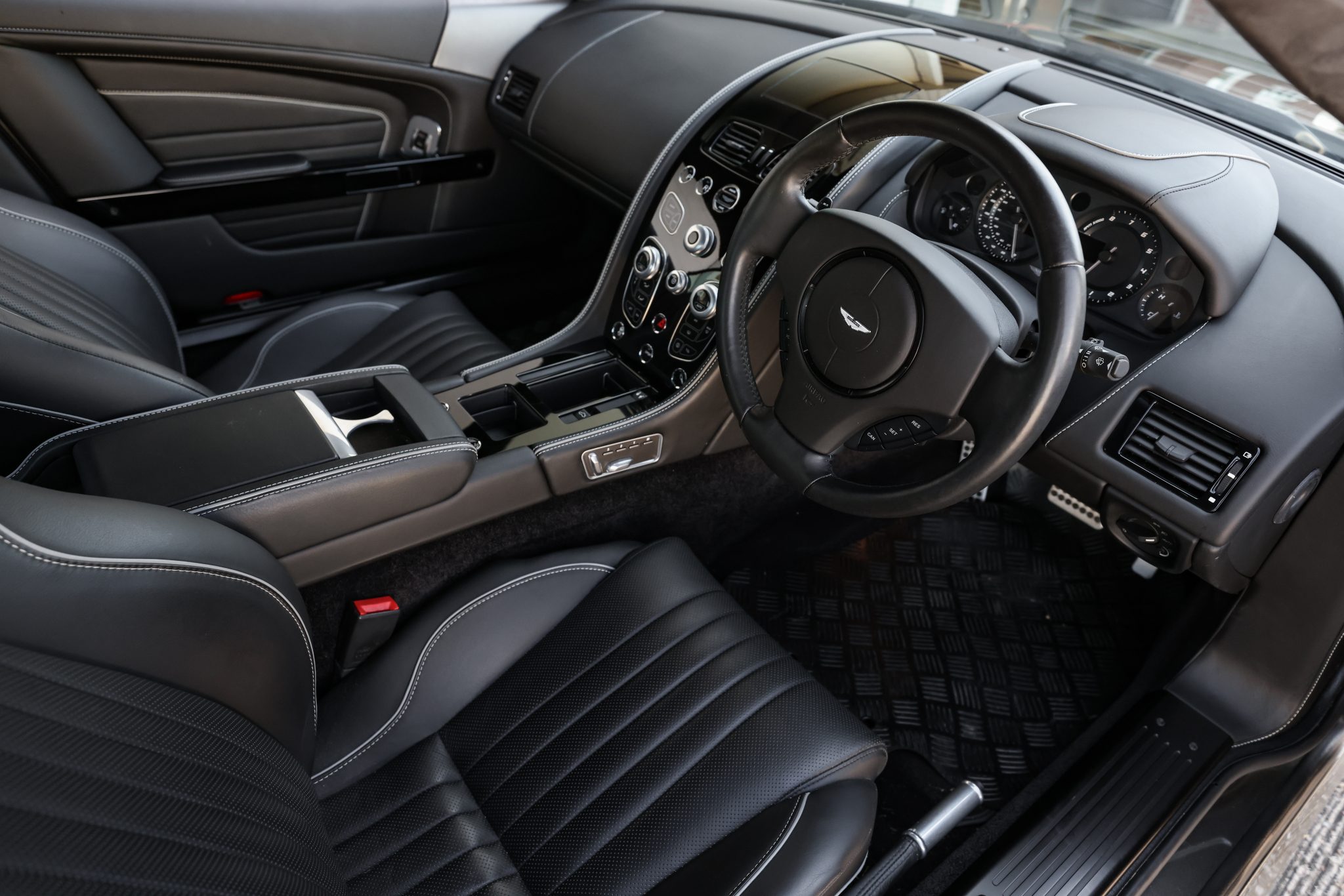 Our Inventory of Classic & Prestige Cars - Stratton Motor Company